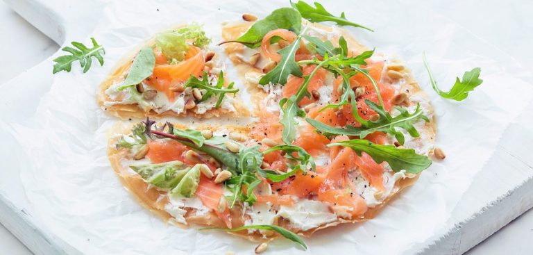 Knapperige filodeeg pizza met zalm - Leuke Recepten