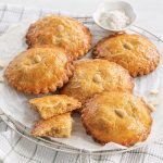 Gevulde koeken met amandelspijs - Leuke Recepten